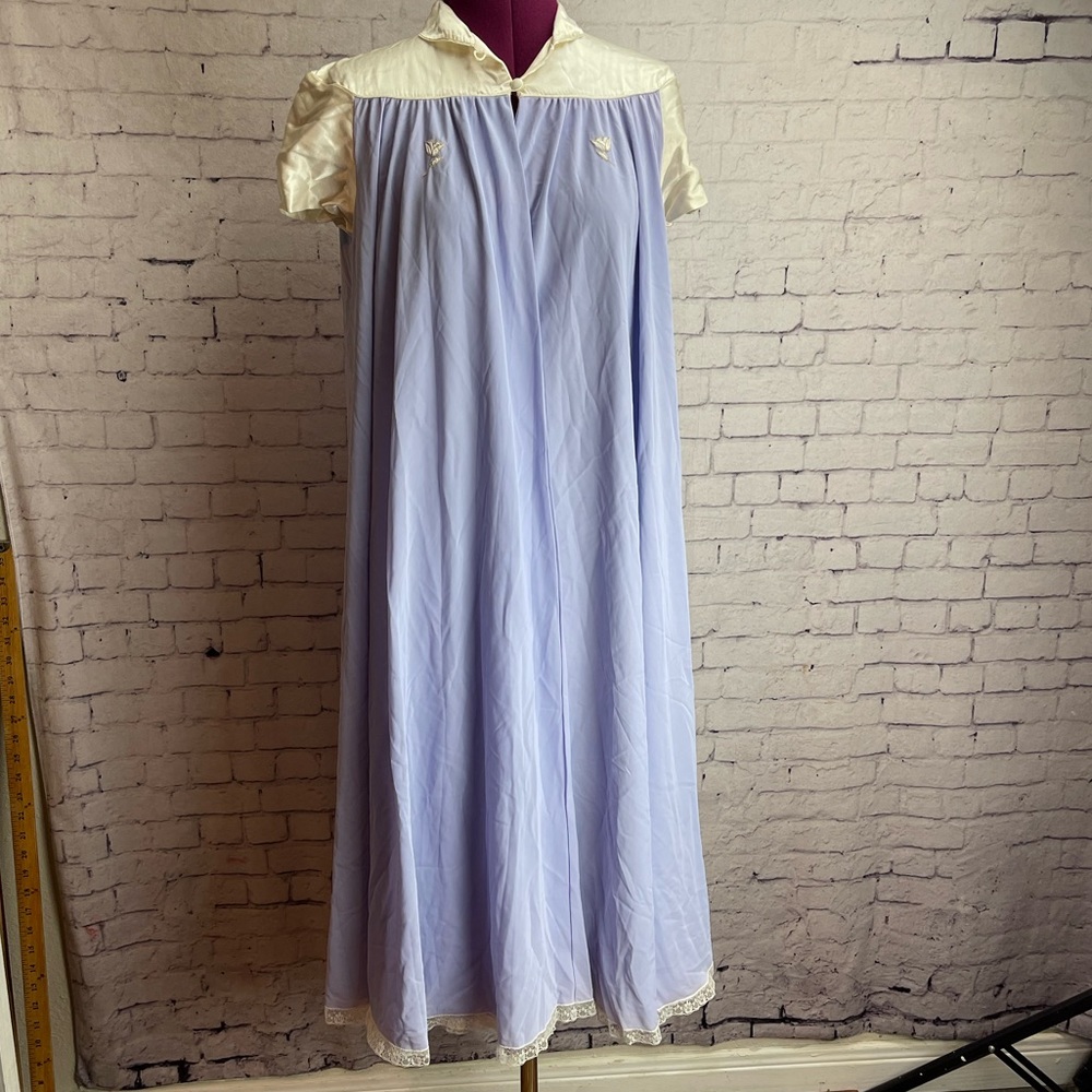 Vintage Claire Sandra By Lucie Ann Cream And Periwink… - Gem